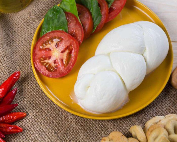Treccina di latte di bufala 250g.